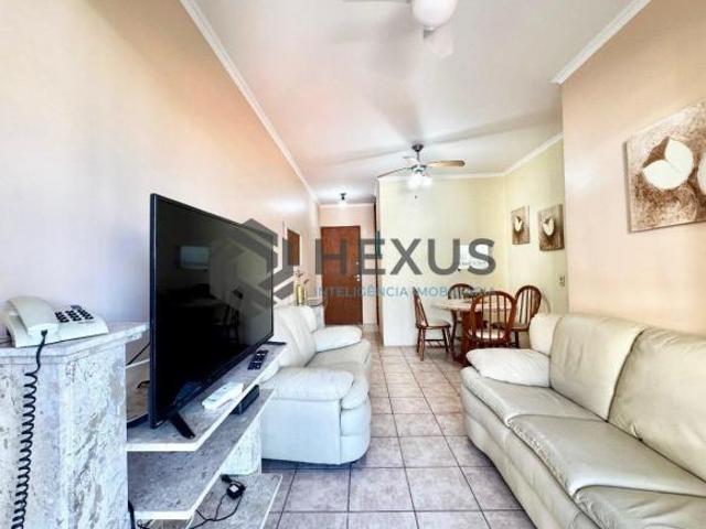 Apartamento com varanda e lazer na Praia da Enseada, Guarujá SP