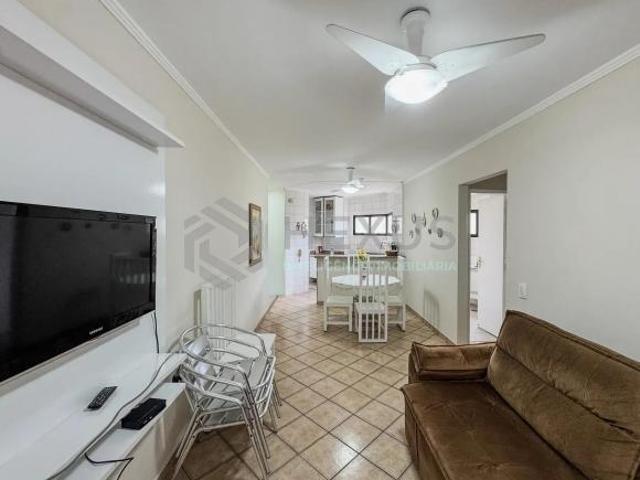 Apartamento com varanda e lazer na Praia das Astúrias, Guaruja