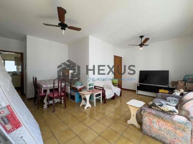 Apartamento com varanda e lazer na Praia das Pitangueiras, Guaruja | Hexus