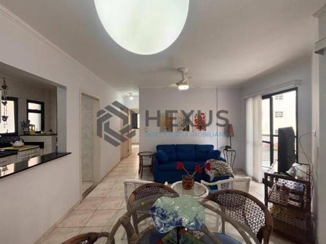 Apartamento com varanda e lazer na Praia do Tombo, Guaruja