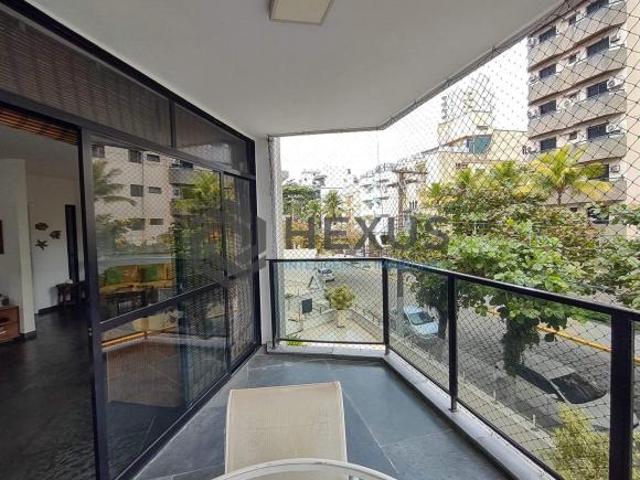 Apartamento com varanda e lazer na região da Brunella da Praia da Enseada, Guaru