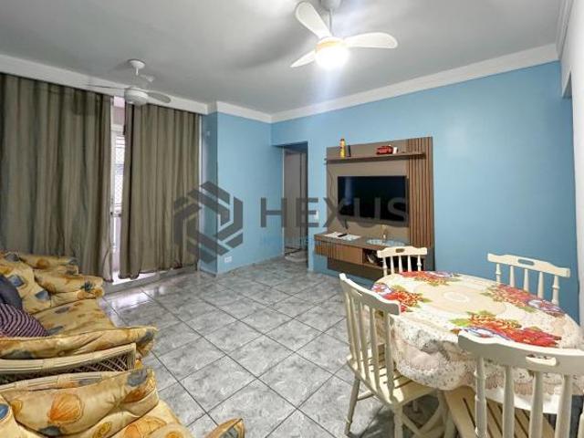 Apartamento com varanda e lazer a 150m da praia na Enseada, Guarujá