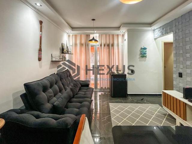 Apartamento com varanda e lazer a 150m da praia na Enseada, Guarujá