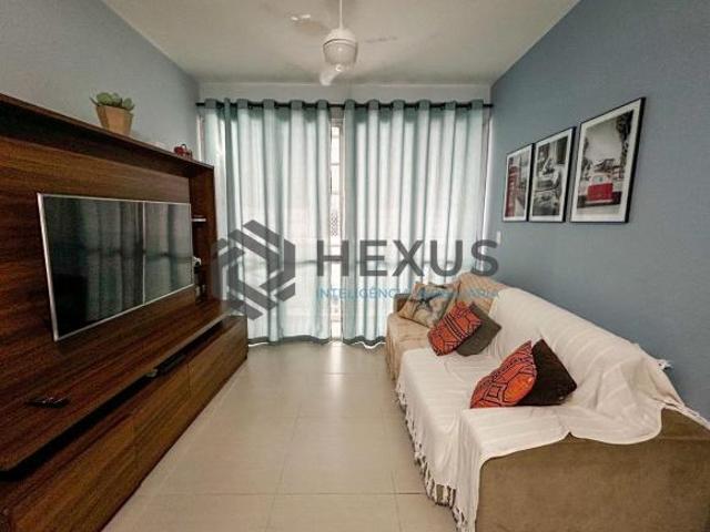Apartamento com varanda e lazer a 300m da praia na região do Aquário na Enseada