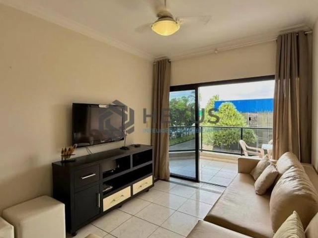 Apartamento com varanda e lazer a 50m da praia na Enseada, Guarujá