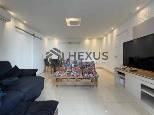 Apartamento com varanda e lazer a duas quadras da Praia das Pitangueiras, Guaruj
