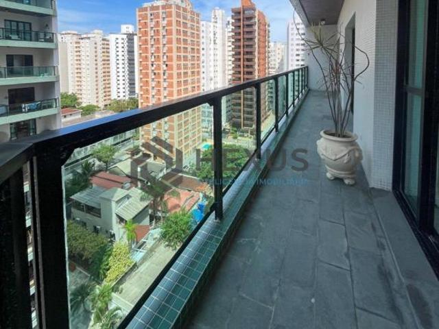 Apartamento com varanda e lazer completo a duas quadras da Praia das Pitangueira