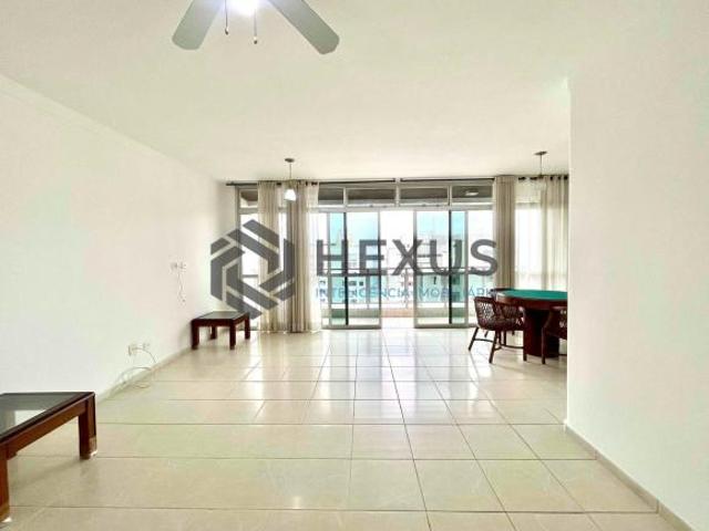 Apartamento com varanda e vista mar a uma quadra da Praia das Pitangueiras de 3