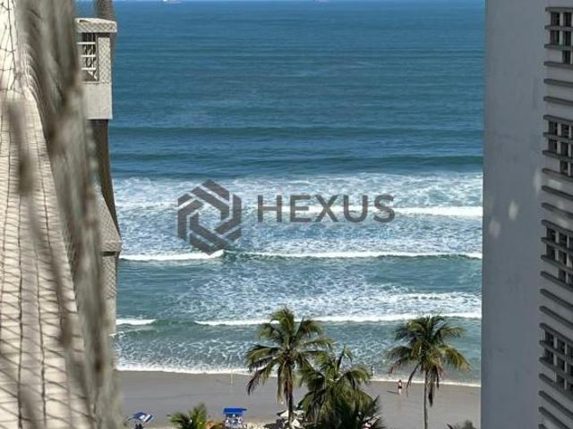 Apartamento com varanda e vista mar na beira mar da Praia das Pitangueiras, Guar
