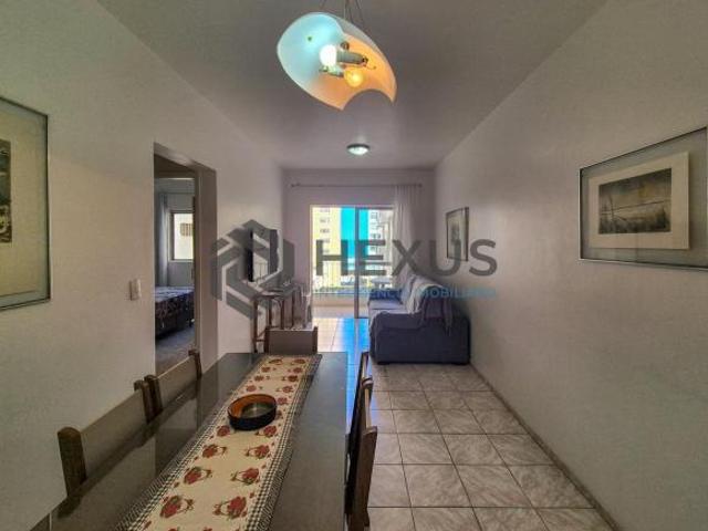 Apartamento com varanda e vista mar na beira mar da Praia das Pitangueiras, Guar