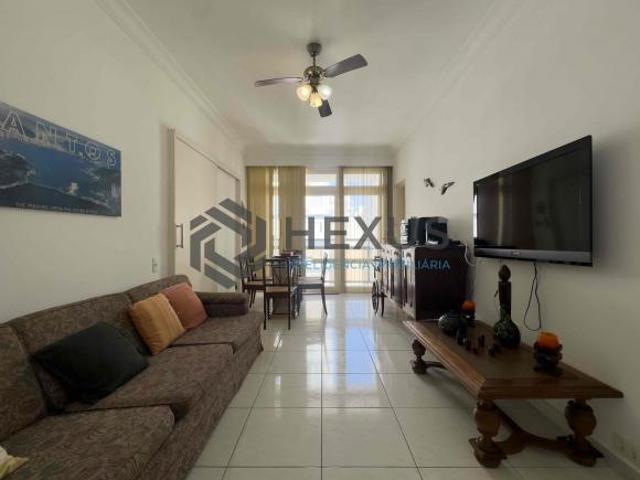 Apartamento com varanda e vista mar na quadra mar da Praia das Pitangueiras à ve