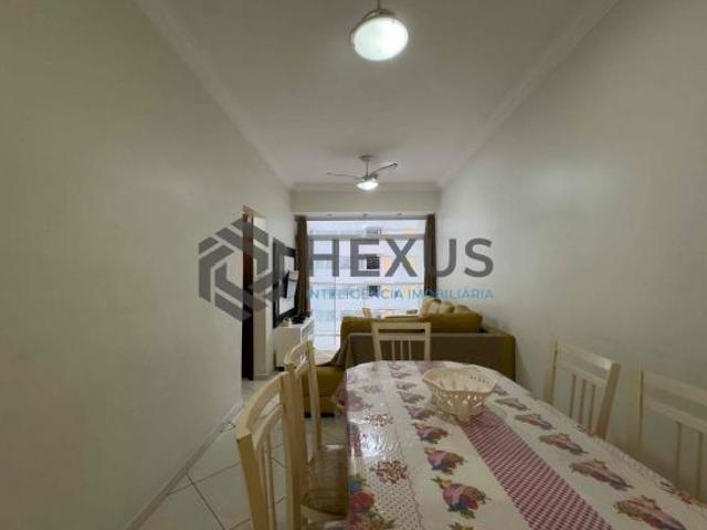 Apartamento com varanda e vista livre a uma quadra da Praia das Pitangueiras de