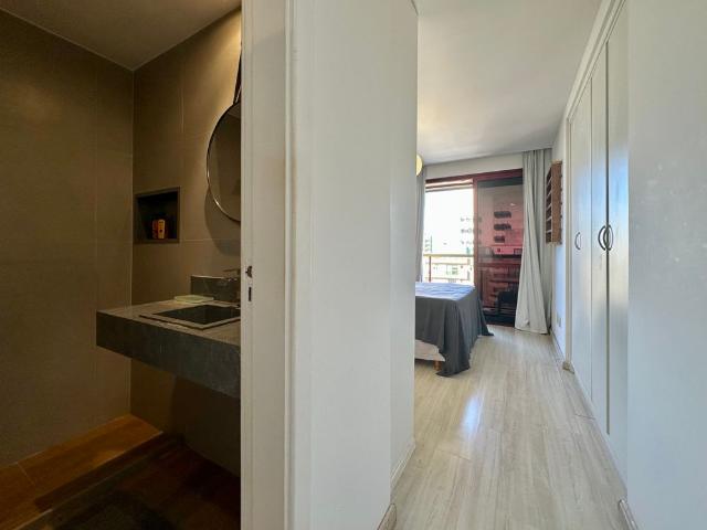 Apartamento com varanda e vista panorâmica no Arpoador