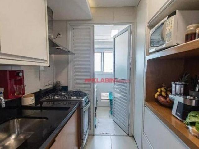 Apartamento com varanda e 2 vagas a apenas 500m do metrô