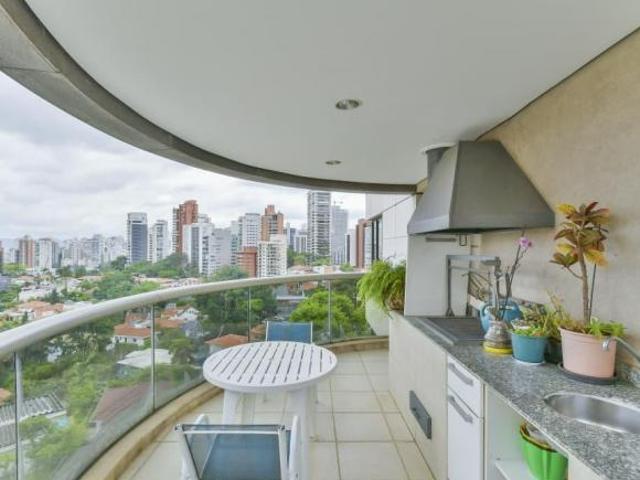 Apartamento com varanda em Higienópolis para venda