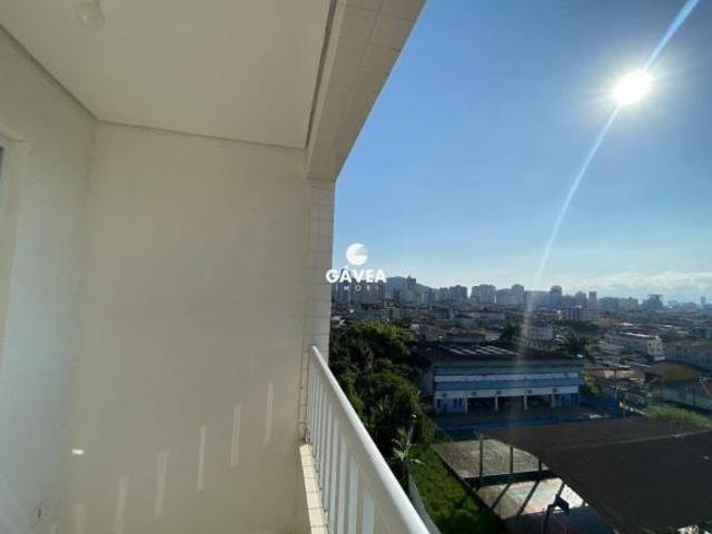 Apartamento com varanda em São Vicente