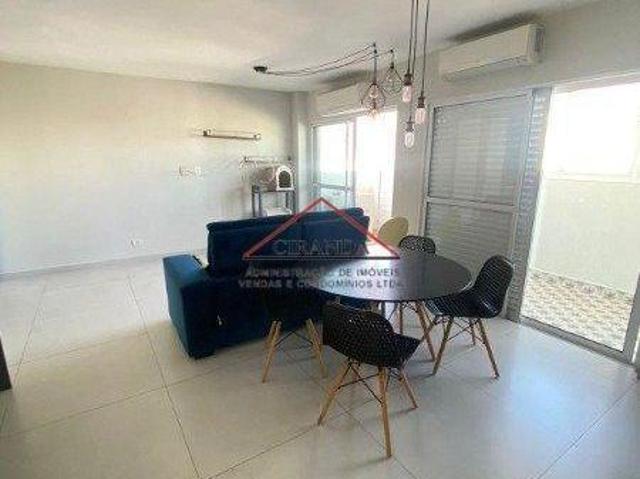 Apartamento com Varanda Espaçosa e Vista Livre!