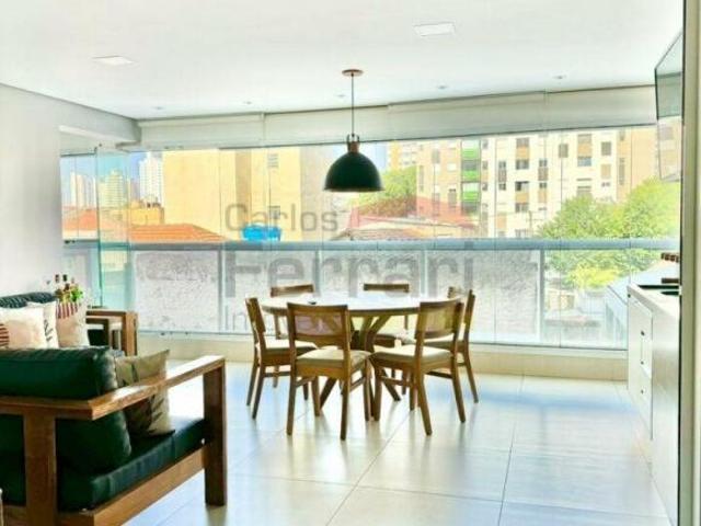 Apartamento com varanda gourmet no Alto da Mooca, com 3 suítes, 2 vagas e depósito