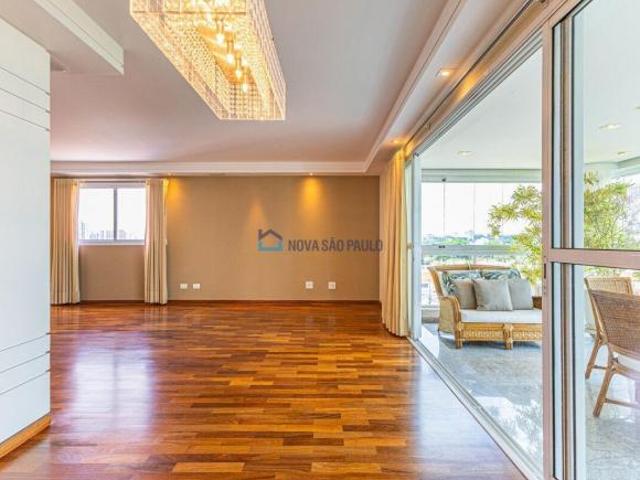 Apartamento com varanda gourmet à venda no Campo Belo|3 dormitórios|4 vagas