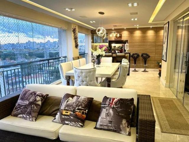 Apartamento com varanda gourmet à venda na Região da Mooca