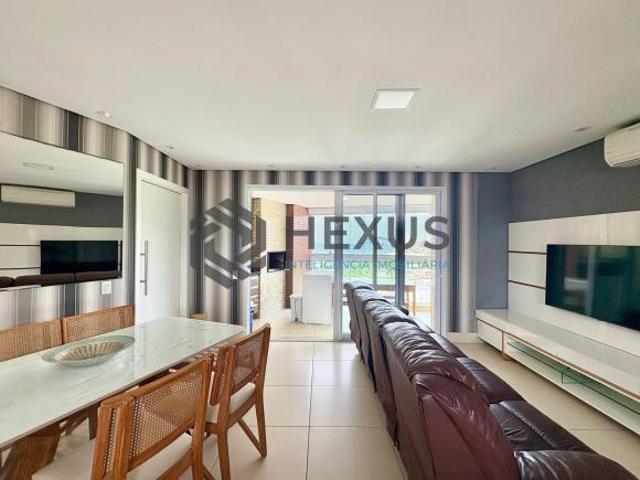 Apartamento com varanda gourmet com vista mar e lazer de clube na beira mar da P