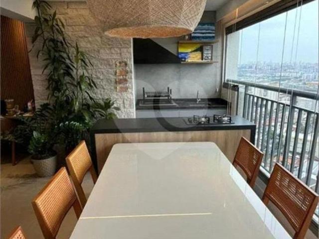 Apartamento com varanda gourmet e 2 vagas próximo ao Metrô Vila Prudente