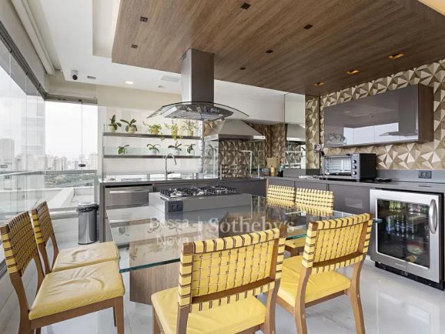 Apartamento com varanda gourmet e acabamentos sofisticados no Campo Belo