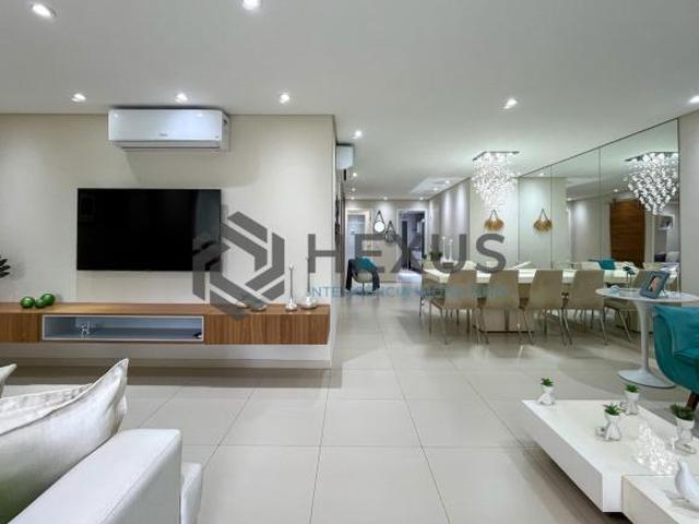 Apartamento com varanda gourmet e lazer completo na Praia das Pitangueiras, Guar