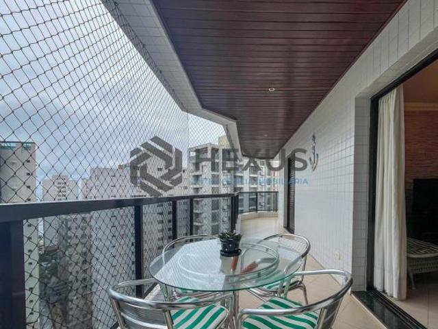 Apartamento com varanda gourmet e lazer a duas quadras da Praia das Pitangueiras
