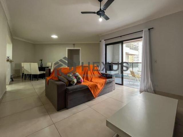 Apartamento com varanda gourmet e lazer a duas quadras da Praia das Pitangueiras