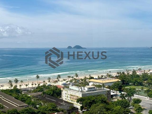 Apartamento com varanda gourmet e lazer beira mar da Praia da Enseada, Guaruja