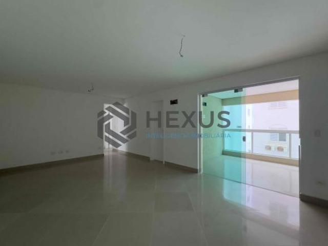 Apartamento com varanda gourmet e lazer em prédio novo a 1 quadra da Praia das P