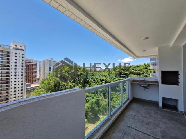 Apartamento com varanda gourmet e lazer em prédio novo a uma quadra da Praia das