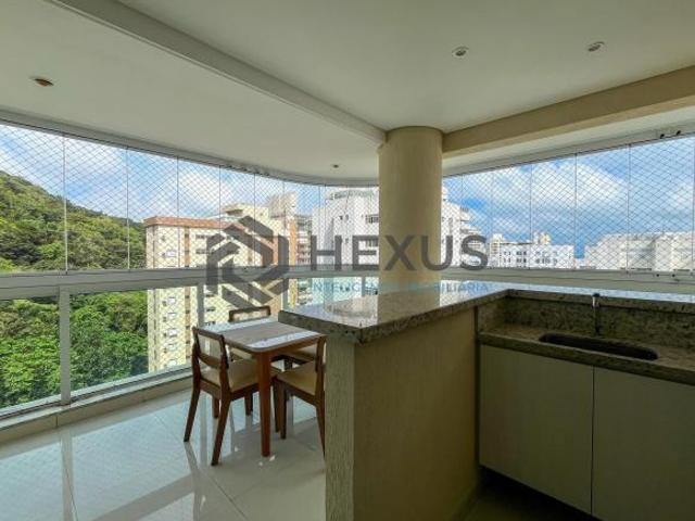 Apartamento com varanda gourmet e lazer na Praia das Pitangueiras, Guaruja