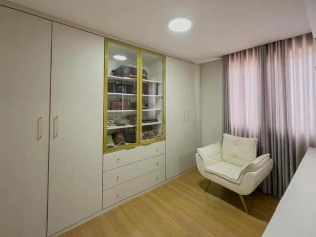 Apartamento com varanda gourmet e vista definitiva em todas as janelas