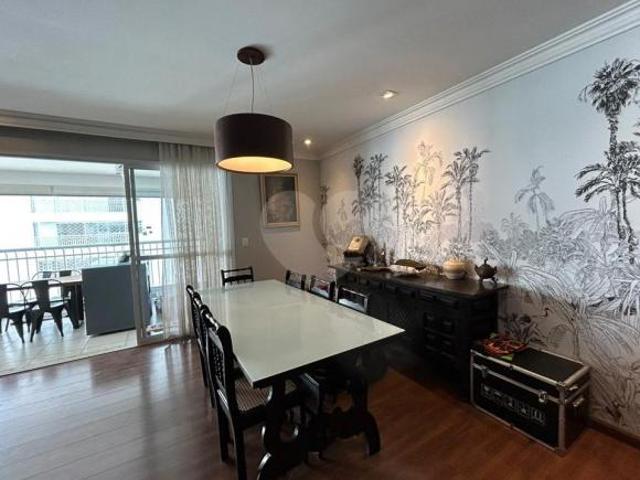 Apartamento com varanda gourmet em Perdizes SP