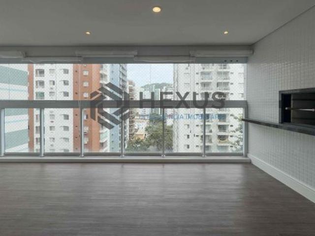 Apartamento com varanda gourmet em prédio novo com lazer na Praia das Pitangueir