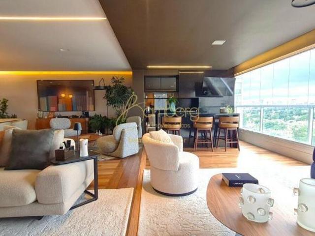 Apartamento com varanda gourmet, lazer com quadras de tênis no Campo Belo