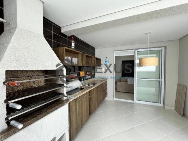 Apartamento com varanda gourmet vista mar e lazer na beira mar da Praia das Astú