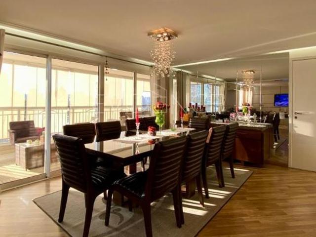 Apartamento com Varanda Gourmet TATUAPÉ !