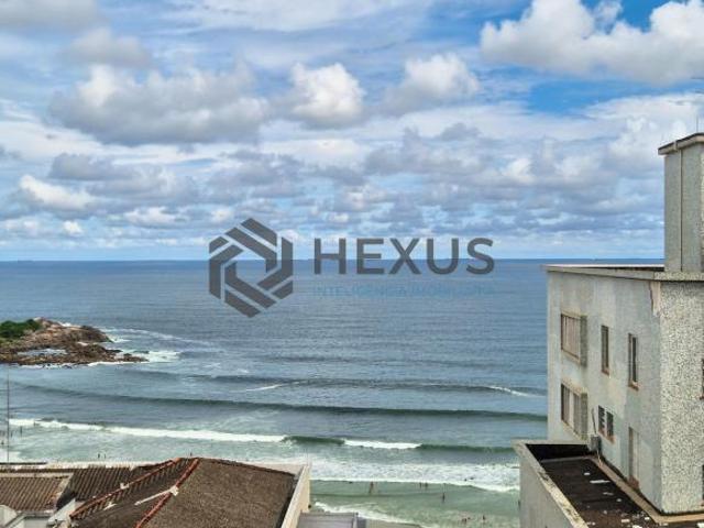 Apartamento com varanda gourmet vista mar e lazer na beira mar da Praia das Pita
