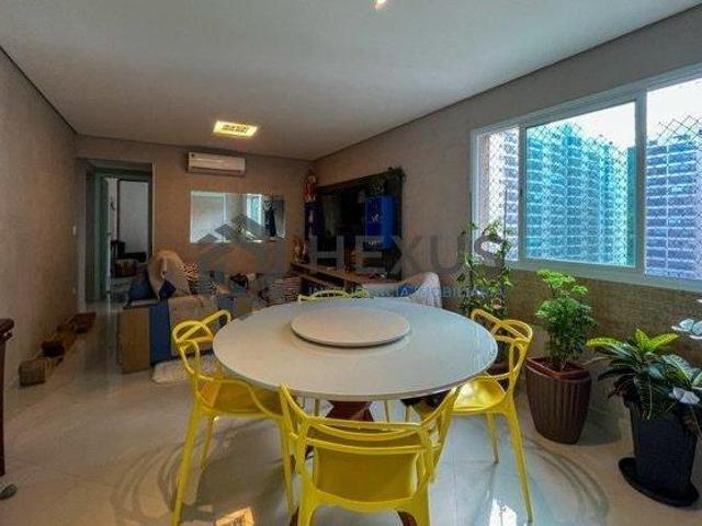 Apartamento com varanda gourmet vista mar e lazer na beira mar da praia nas Pita