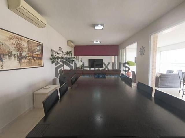 Apartamento com varanda gourmet vista mar e lazer na Praia da Enseada, Guarujá