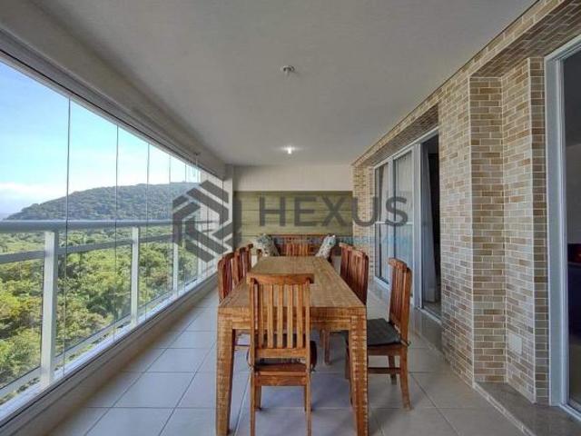 Apartamento com varanda gourmet vista mar e lazer na Praia da Enseada, Guarujá