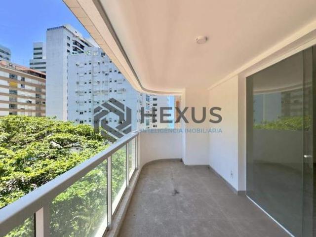 Apartamento com varanda gourmet vista mar e lazer em prédio novo a uma quadra da
