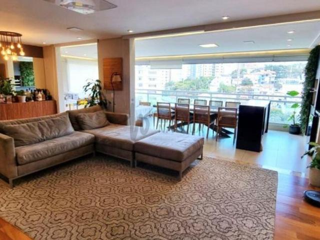 Apartamento com varanda gourmet, 3 suites/3 vagas na Vila Mariana 169m²