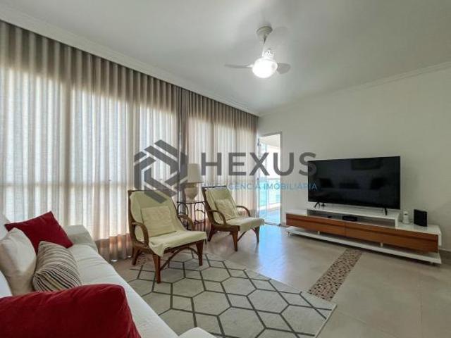 Apartamento com varanda, lazer e vista mar na quadra mar da Praia das Pitangueir