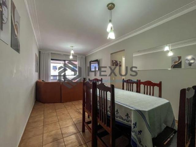 Apartamento com varanda, lazer e vista mar na quadra mar da Praia das Pitangueir