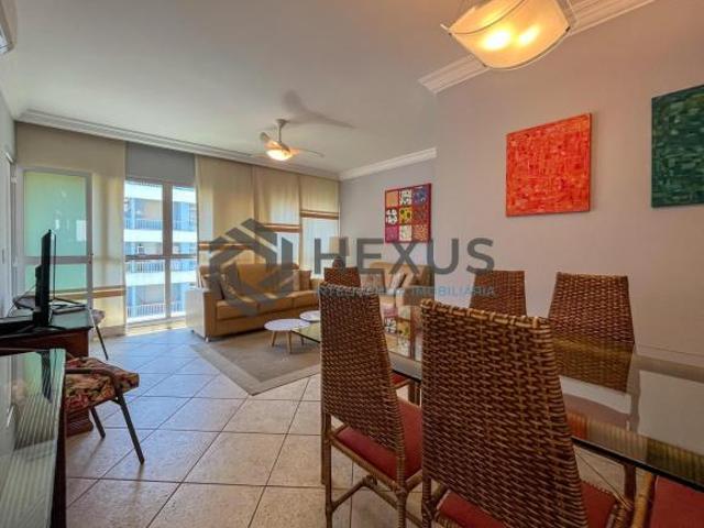 Apartamento com varanda, lazer e vista mar na quadra mar da Praia das Pitangueir