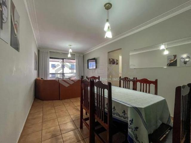 Apartamento com varanda, lazer e vista mar na quadra mar da Praia das Pitangueiras, Guaruja